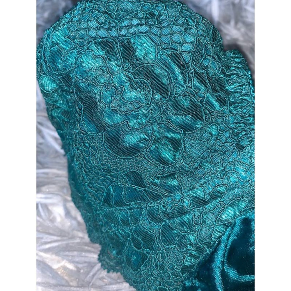 Victoria's Secret Lace Emerald Green Bra - Gem